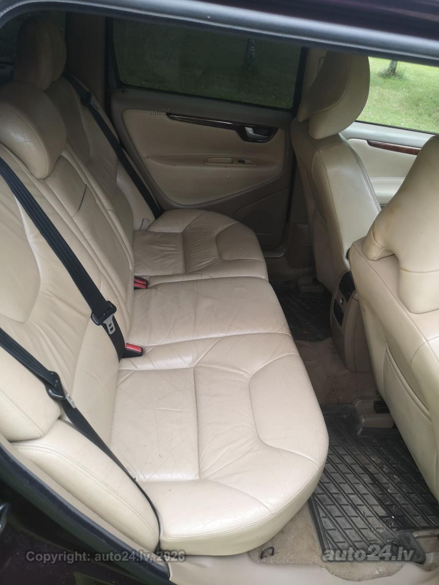 Sarkans Volvo V70 2005 Hāpsalu, ar dzinēja tilpumu 2.40 L un nobraukumu 297 tūkst. km par 999 €, foto 13 vietnē AUTOMOTO.COM.LV