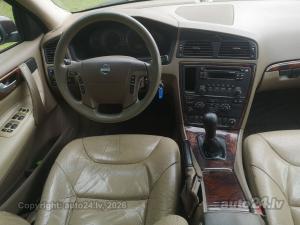 Sarkans Volvo V70 2005 Hāpsalu, ar dzinēja tilpumu 2.40 L un nobraukumu 297 tūkst. km par 999 €, foto 15 vietnē AUTOMOTO.COM.LV
