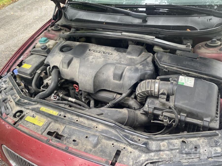 Sarkans Volvo V70 2005 Cēsis, ar dzinēja tilpumu 2.40 L un nobraukumu 442 tūkst. km par 2090 €, foto 15 vietnē AUTOMOTO.COM.LV