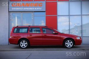 Red Volvo V70 2006 in Riga, with an engine capacity of 2.40 L and mileage of 0 thousand km for 3650 €, photo 3 on AUTOMOTO.COM.LV