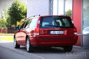 Red Volvo V70 2006 in Riga, with an engine capacity of 2.40 L and mileage of 0 thousand km for 3650 €, photo 6 on AUTOMOTO.COM.LV