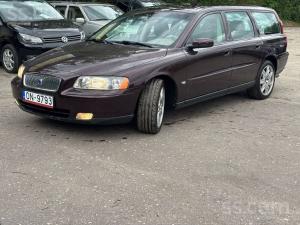 Красный Вольво В70 2006 в Рига, объемом двигателя 2.40 л и пробегом 279 тыс. км за 2950 €, фото 5 на AUTOMOTO.COM.LV