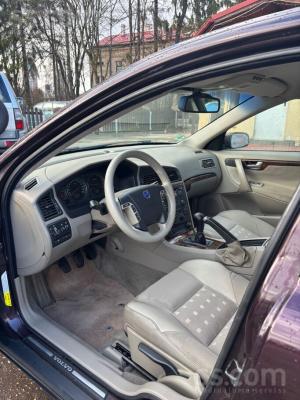 Красный Вольво В70 2006 в Рига, объемом двигателя 2.40 л и пробегом 279 тыс. км за 2950 €, фото 10 на AUTOMOTO.COM.LV