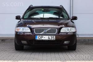 Red Volvo V70 2006 in Riga, with an engine capacity of 2.40 L and mileage of 0 thousand km for 3495 €, photo 4 on AUTOMOTO.COM.LV