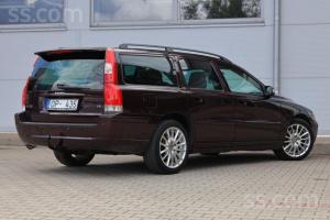 Red Volvo V70 2006 in Riga, with an engine capacity of 2.40 L and mileage of 0 thousand km for 3495 €, photo 7 on AUTOMOTO.COM.LV