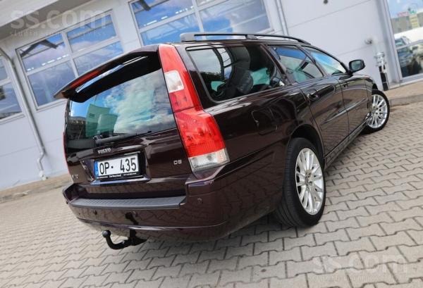 Sarkans Volvo V70 2006 Rīga, ar dzinēja tilpumu 2.40 L un nobraukumu 0 tūkst. km par 3495 €, foto 7 vietnē AUTOMOTO.COM.LV