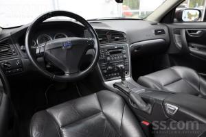 Red Volvo V70 2006 in Riga, with an engine capacity of 2.40 L and mileage of 0 thousand km for 3495 €, photo 12 on AUTOMOTO.COM.LV