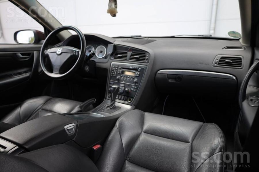 Red Volvo V70 2006 in Riga, with an engine capacity of 2.40 L and mileage of 0 thousand km for 3495 €, photo 15 on AUTOMOTO.COM.LV