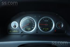 Red Volvo V70 2006 in Riga, with an engine capacity of 2.40 L and mileage of 0 thousand km for 3495 €, photo 23 on AUTOMOTO.COM.LV