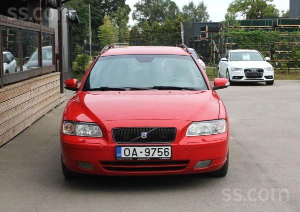 Red Volvo V70 2006 in Riga, with an engine capacity of 2.40 L and mileage of 0 thousand km for 2890 €, photo 3 on AUTOMOTO.COM.LV