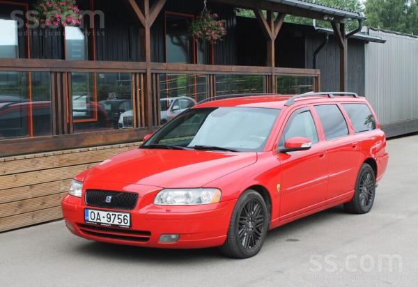 Red Volvo V70 2006 in Riga, with an engine capacity of 2.40 L and mileage of 0 thousand km for 2890 €, photo 4 on AUTOMOTO.COM.LV
