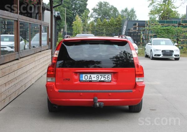 Red Volvo V70 2006 in Riga, with an engine capacity of 2.40 L and mileage of 0 thousand km for 2890 €, photo 5 on AUTOMOTO.COM.LV