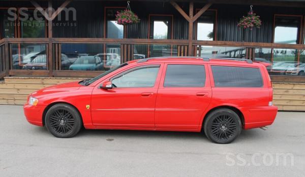 Red Volvo V70 2006 in Riga, with an engine capacity of 2.40 L and mileage of 0 thousand km for 2890 €, photo 8 on AUTOMOTO.COM.LV