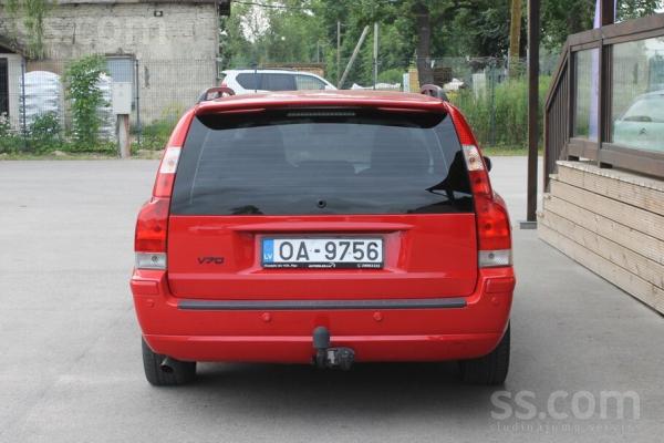 Red Volvo V70 2006 in Riga, with an engine capacity of 2.40 L and mileage of 0 thousand km for 2890 €, photo 10 on AUTOMOTO.COM.LV