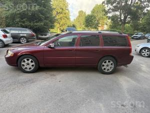 Sarkans Volvo V70 2007 Saldus, ar dzinēja tilpumu 2.40 L un nobraukumu 445 tūkst. km par 1999 €, foto 2 vietnē AUTOMOTO.COM.LV