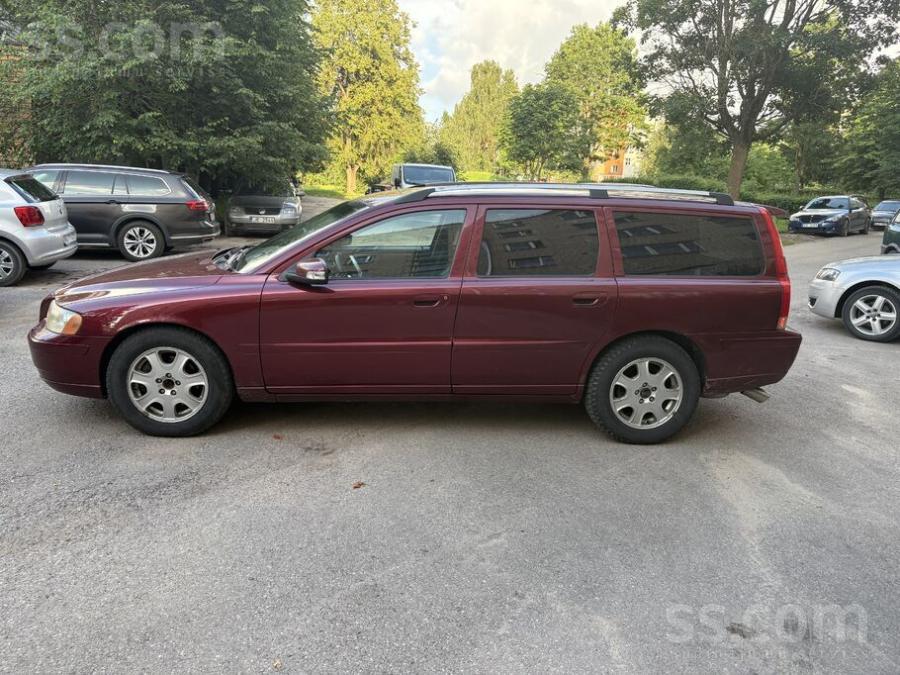 Sarkans Volvo V70 2007 Saldus, ar dzinēja tilpumu 2.40 L un nobraukumu 445 tūkst. km par 1999 €, foto 2 vietnē AUTOMOTO.COM.LV