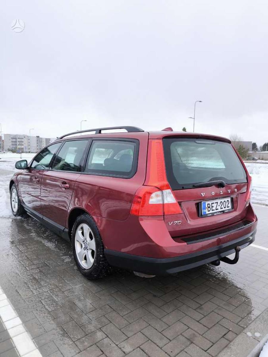 Sarkans Volvo V70 2007 Gargždai, ar dzinēja tilpumu 2.00 L un nobraukumu 556 tūkst. km par 1600 €, foto 4 vietnē AUTOMOTO.COM.LV