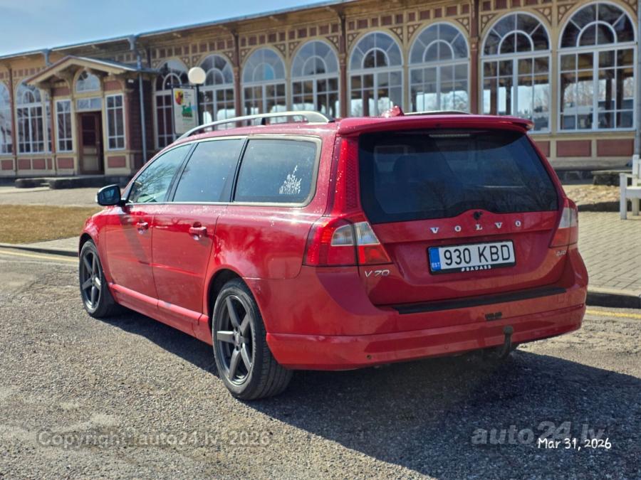 Sarkans Volvo V70 2007 Tallina, ar dzinēja tilpumu 2.40 L un nobraukumu 496 tūkst. km par 3900 €, foto 4 vietnē AUTOMOTO.COM.LV