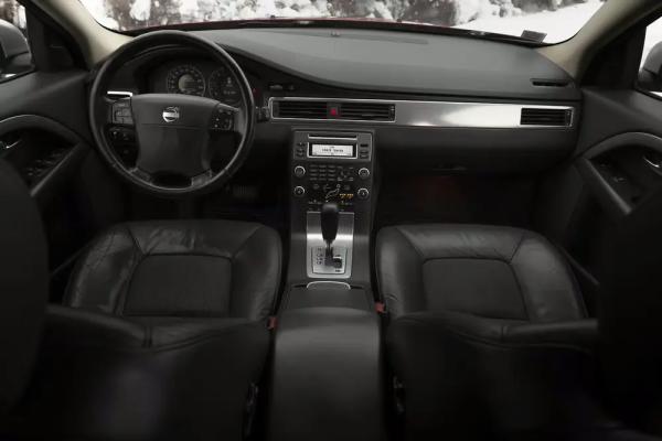 Sarkans Volvo V70 2007 Jelgava, ar dzinēja tilpumu 2.40 L un nobraukumu 444 tūkst. km par 2999 €, foto 8 vietnē AUTOMOTO.COM.LV