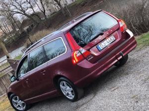Red Volvo V70 2008 in Tukums, with an engine capacity of 2.40 L and mileage of 316 thousand km for 5990 €, photo 3 on AUTOMOTO.COM.LV