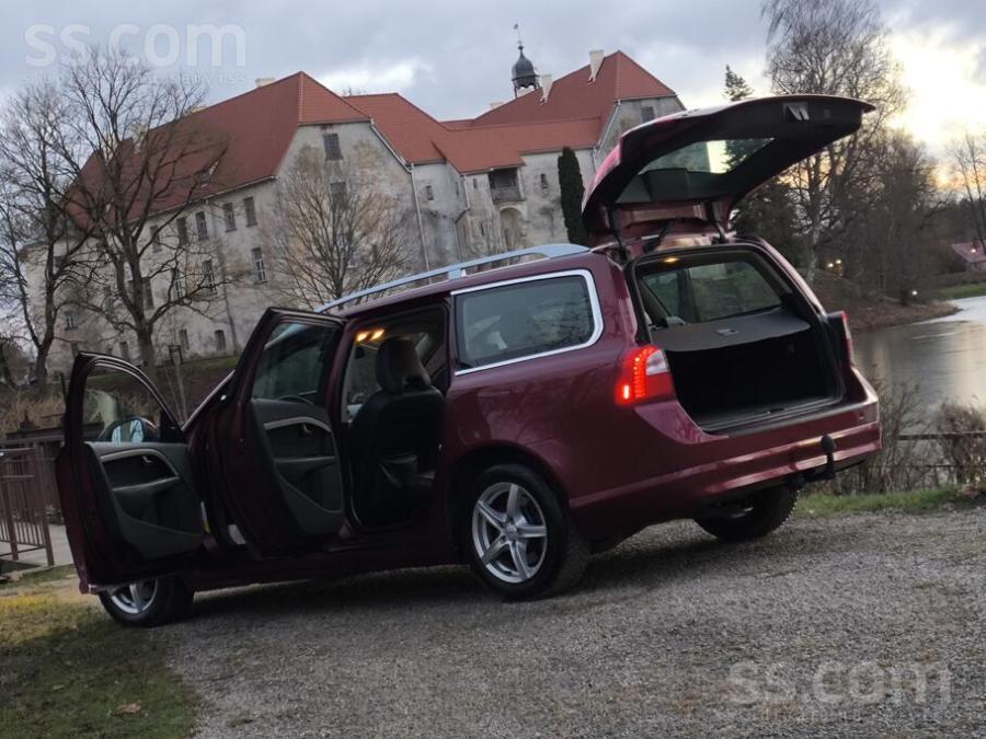 Red Volvo V70 2008 in Tukums, with an engine capacity of 2.40 L and mileage of 316 thousand km for 5990 €, photo 5 on AUTOMOTO.COM.LV