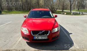 Red Volvo V70 2008 in Liepaja, with an engine capacity of 2.40 L and mileage of 324 thousand km for 3400 €, photo  on AUTOMOTO.COM.LV