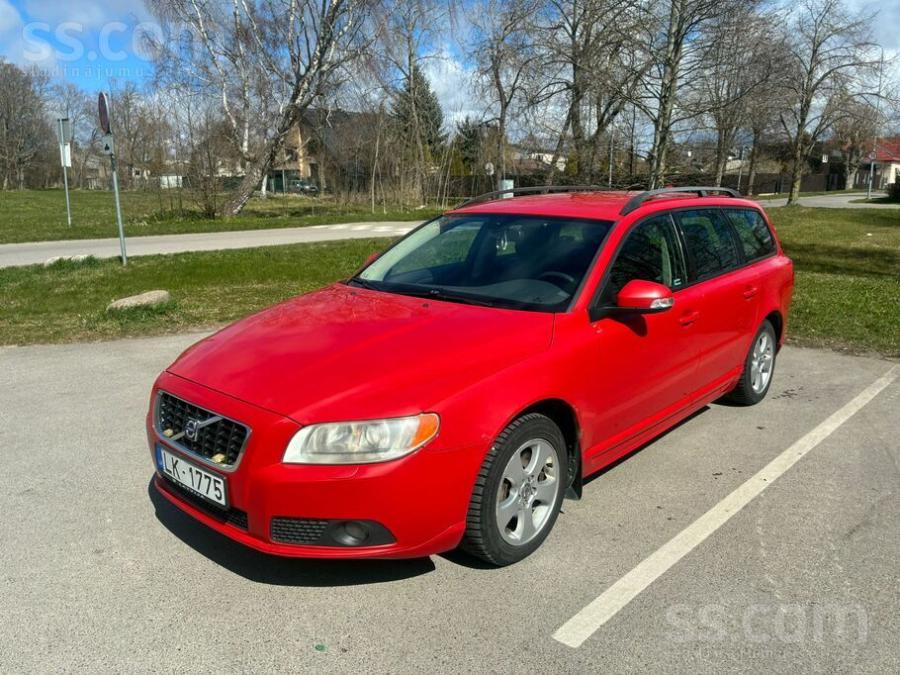 Red Volvo V70 2008 in Liepaja, with an engine capacity of 2.40 L and mileage of 324 thousand km for 3400 €, photo 6 on AUTOMOTO.COM.LV