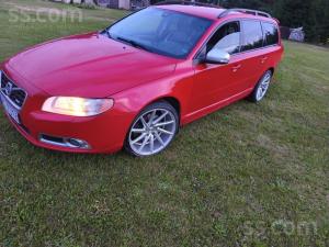 Sarkans Volvo V70 2008 Bauska, ar dzinēja tilpumu 2.40 L un nobraukumu 286 tūkst. km par 2300 €, foto  vietnē AUTOMOTO.COM.LV