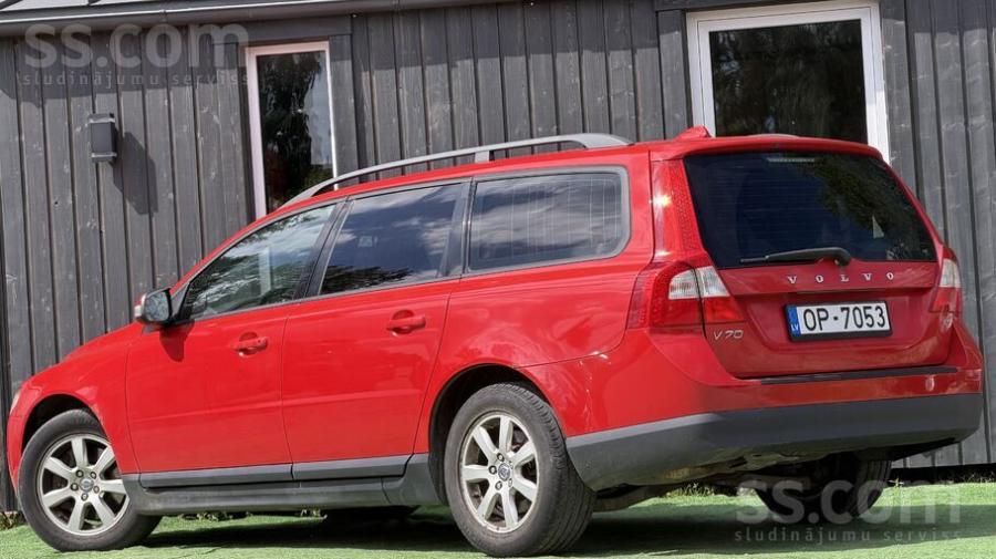 Red Volvo V70 2008 in Riga, with an engine capacity of 2.40 L and mileage of 243 thousand km for 2450 €, photo 4 on AUTOMOTO.COM.LV