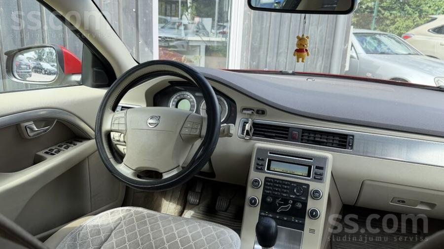 Red Volvo V70 2008 in Riga, with an engine capacity of 2.40 L and mileage of 243 thousand km for 2450 €, photo 9 on AUTOMOTO.COM.LV