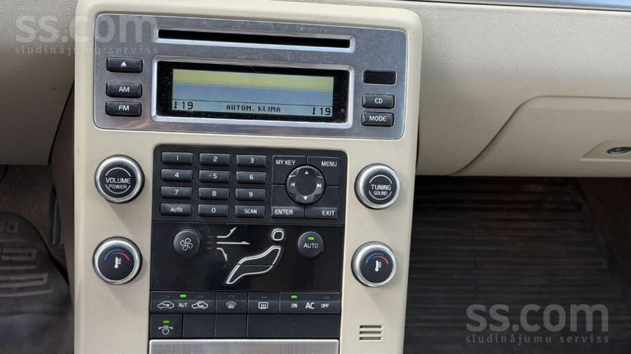 Red Volvo V70 2008 in Riga, with an engine capacity of 2.40 L and mileage of 243 thousand km for 2450 €, photo 12 on AUTOMOTO.COM.LV