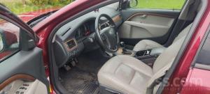 Red Volvo V70 2008 in Valmiera, with an engine capacity of 2.40 L and mileage of 376 thousand km for 2500 €, photo 10 on AUTOMOTO.COM.LV
