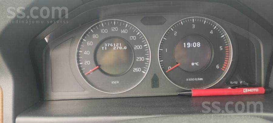 Red Volvo V70 2008 in Valmiera, with an engine capacity of 2.40 L and mileage of 376 thousand km for 2500 €, photo 13 on AUTOMOTO.COM.LV