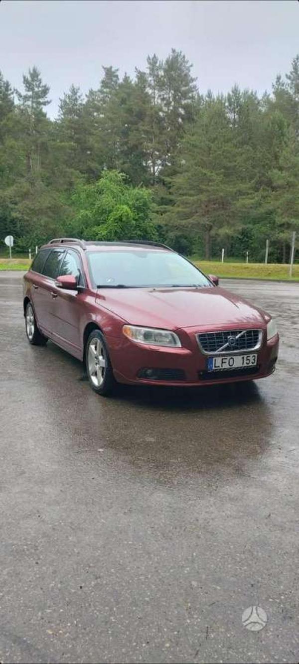 Sarkans Volvo V70 2008 Anykščiai, ar dzinēja tilpumu 2.40 L un nobraukumu 428 tūkst. km par 2800 €, foto 2 vietnē AUTOMOTO.COM.LV