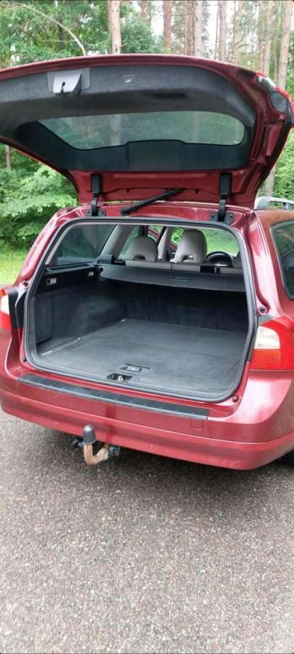 Sarkans Volvo V70 2008 Anykščiai, ar dzinēja tilpumu 2.40 L un nobraukumu 428 tūkst. km par 2800 €, foto 5 vietnē AUTOMOTO.COM.LV