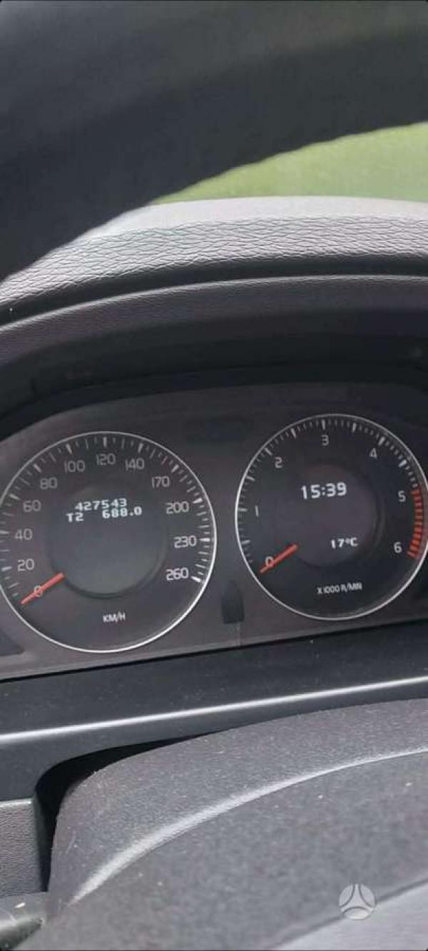 Sarkans Volvo V70 2008 Anykščiai, ar dzinēja tilpumu 2.40 L un nobraukumu 428 tūkst. km par 2800 €, foto 8 vietnē AUTOMOTO.COM.LV
