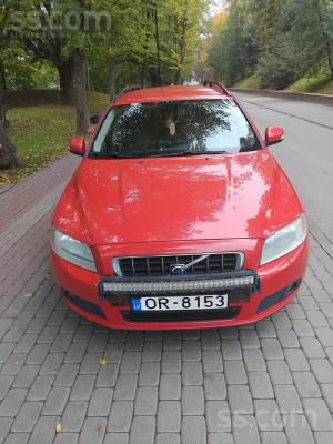 Red Volvo V70 2008 in Bauska, with an engine capacity of 2.40 L and mileage of 290 thousand km for 4000 €, photo  on AUTOMOTO.COM.LV