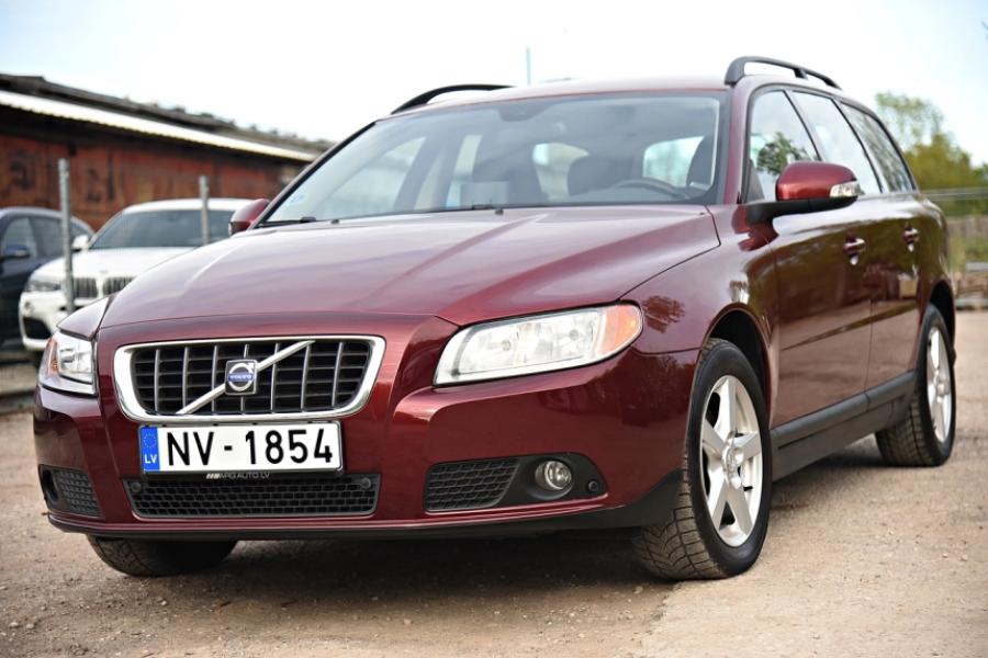 Sarkans Volvo V70 2009 Rīga, ar dzinēja tilpumu 2.00 L un nobraukumu 249 tūkst. km par 5250 €, foto 5 vietnē AUTOMOTO.COM.LV