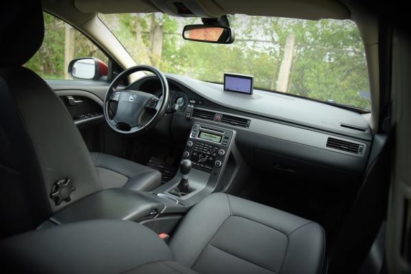 Sarkans Volvo V70 2009 Rīga, ar dzinēja tilpumu 2.00 L un nobraukumu 249 tūkst. km par 5250 €, foto 6 vietnē AUTOMOTO.COM.LV