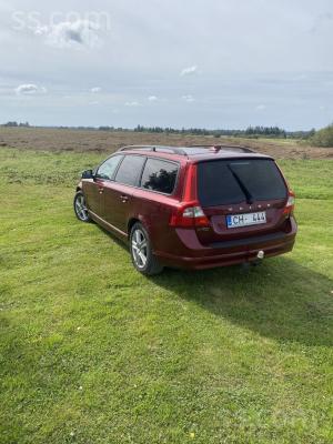 Sarkans Volvo V70 2009 Rēzekne, ar dzinēja tilpumu 2.40 L un nobraukumu 418 tūkst. km par 4000 €, foto  vietnē AUTOMOTO.COM.LV