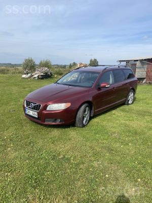 Sarkans Volvo V70 2009 Rēzekne, ar dzinēja tilpumu 2.40 L un nobraukumu 418 tūkst. km par 4000 €, foto 4 vietnē AUTOMOTO.COM.LV