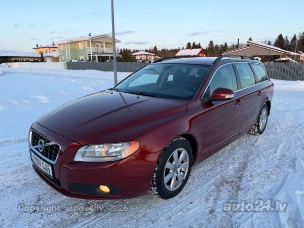 Red Volvo V70 2010 in Tallinn, with an engine capacity of 1.60 L and mileage of 192 thousand km for 5990 €, photo 1 on AUTOMOTO.COM.LV