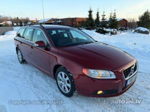 Sarkans Volvo V70 2010 Tallina, ar dzinēja tilpumu 1.60 L un nobraukumu 192 tūkst. km par 5990 €, foto 3 vietnē AUTOMOTO.COM.LV