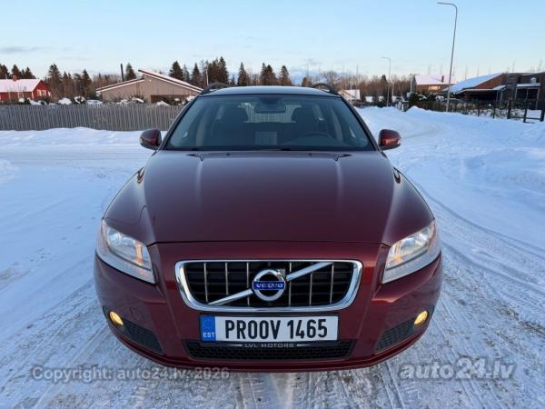 Red Volvo V70 2010 in Tallinn, with an engine capacity of 1.60 L and mileage of 192 thousand km for 5990 €, photo 8 on AUTOMOTO.COM.LV