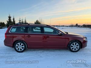 Sarkans Volvo V70 2010 Tallina, ar dzinēja tilpumu 1.60 L un nobraukumu 192 tūkst. km par 5990 €, foto 11 vietnē AUTOMOTO.COM.LV