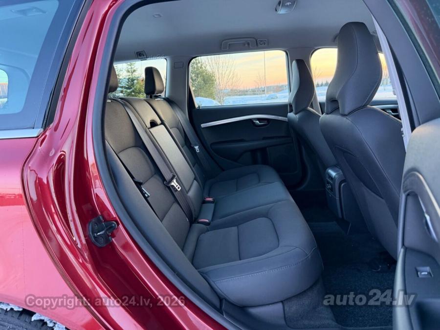 Sarkans Volvo V70 2010 Tallina, ar dzinēja tilpumu 1.60 L un nobraukumu 192 tūkst. km par 5990 €, foto 13 vietnē AUTOMOTO.COM.LV