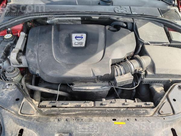Red Volvo V70 2010 in Riga, with an engine capacity of 2.40 L and mileage of 312 thousand km for 2750 €, photo 5 on AUTOMOTO.COM.LV