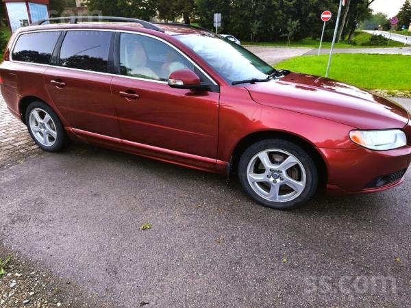 Red Volvo V70 2010 in Saldus, with an engine capacity of 2.00 L and mileage of 463 thousand km for 3700 €, photo 3 on AUTOMOTO.COM.LV