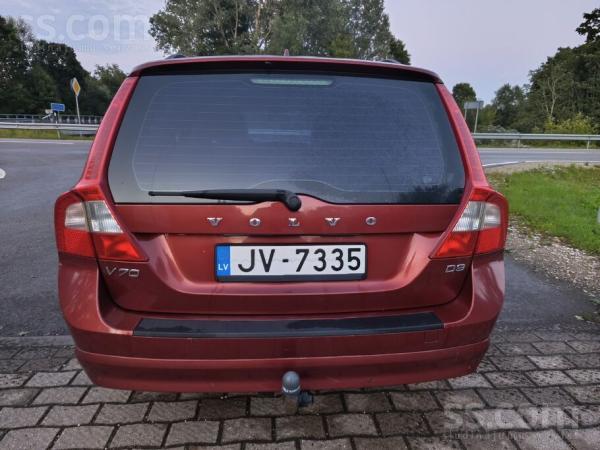 Red Volvo V70 2010 in Saldus, with an engine capacity of 2.00 L and mileage of 463 thousand km for 3700 €, photo 5 on AUTOMOTO.COM.LV