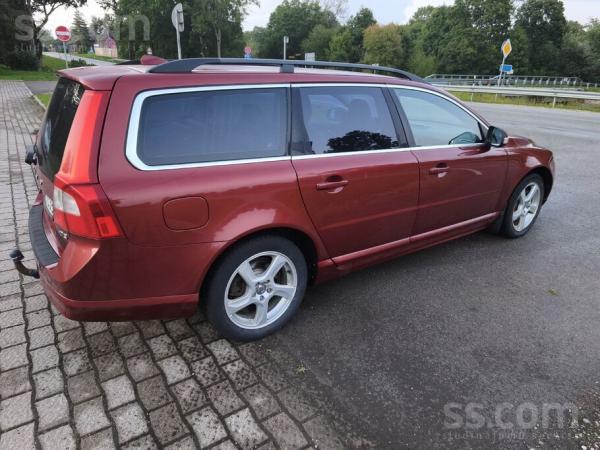 Red Volvo V70 2010 in Saldus, with an engine capacity of 2.00 L and mileage of 463 thousand km for 3700 €, photo 7 on AUTOMOTO.COM.LV